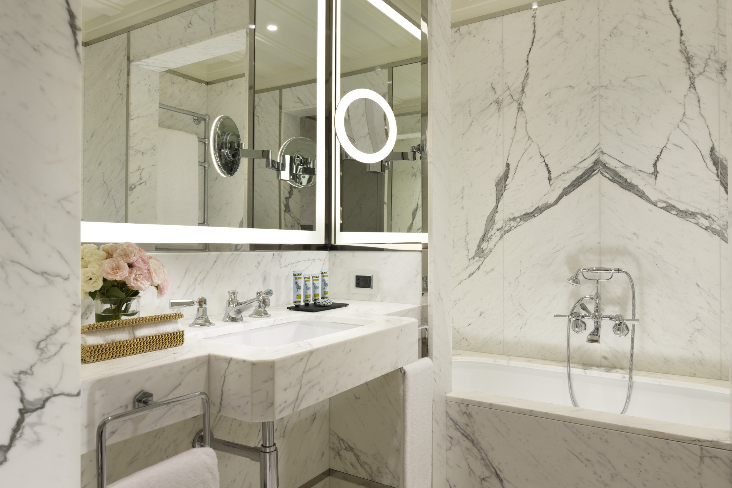 Stylish Suites at Villa Cora - Your 5-Star Retreat in Florence - Villa Cora